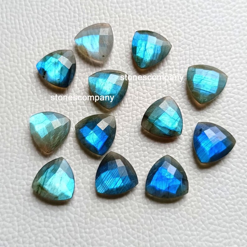 Stunning Blue Flashy Trillion Shape Labradorite Size - 6 to 30 MM| Both ...
