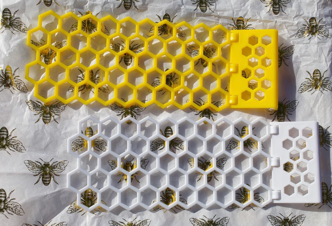 Floating Bee Ladder, Plastic Floating Bee Island for Drinking ...