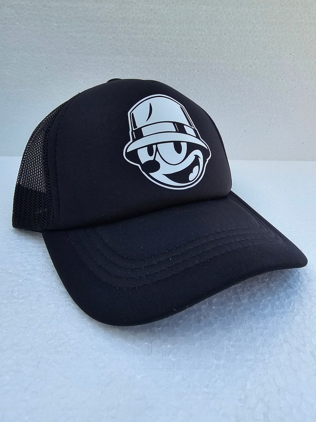 Unisex Felix the Cat Trucker Hat | El Gato Felix | Felix With Hat ...
