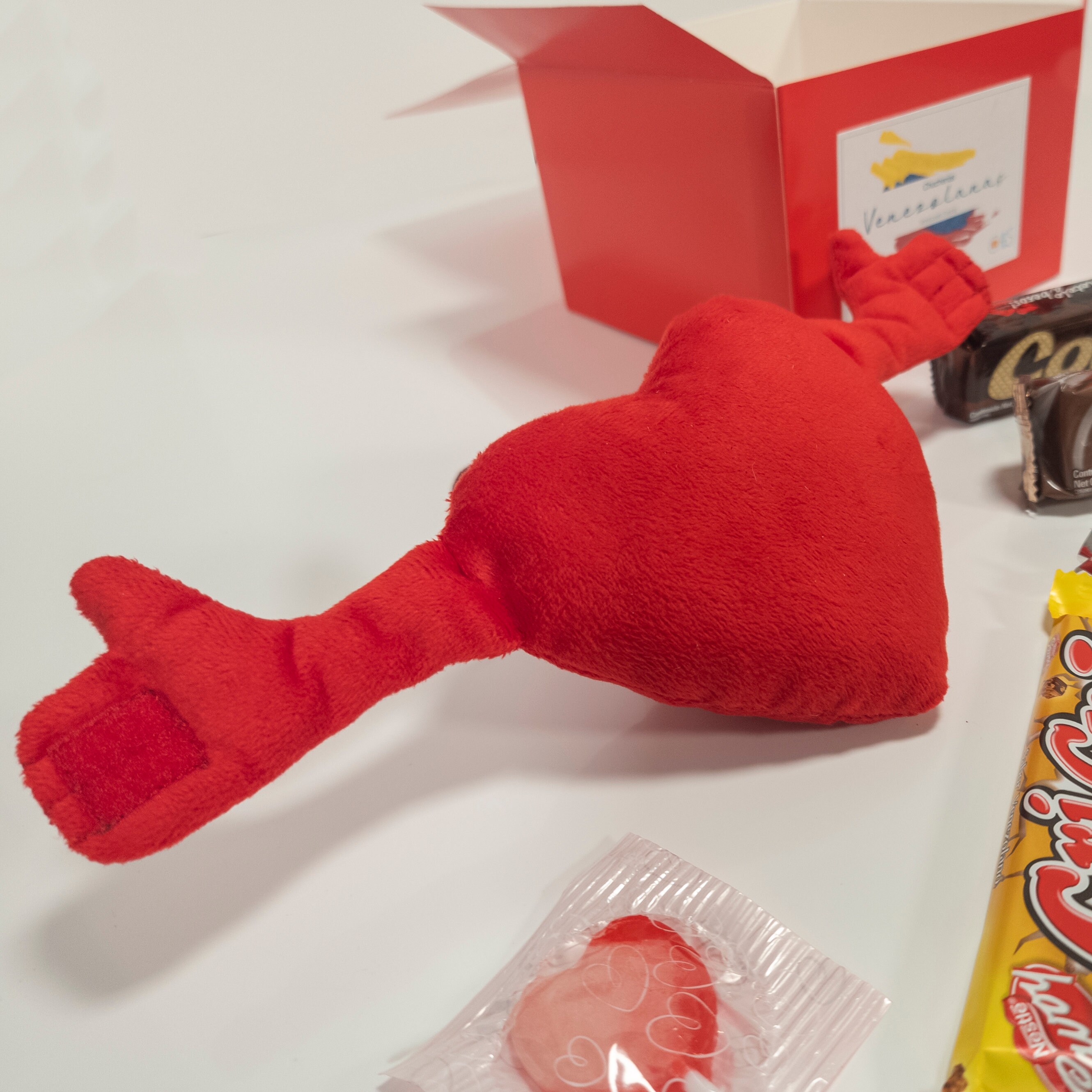 Chucherias Venezolanas / San Valentine / Venezuela Candies / Candy Box ...