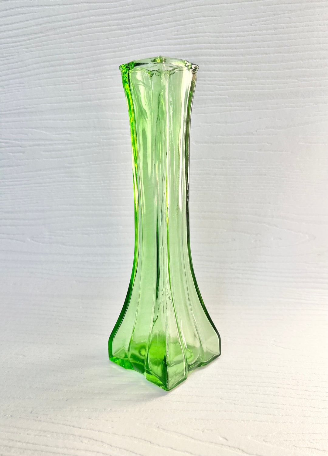 Vintage Europa Emerald Green Glass Vase Retro Glassware Vintage Home ...