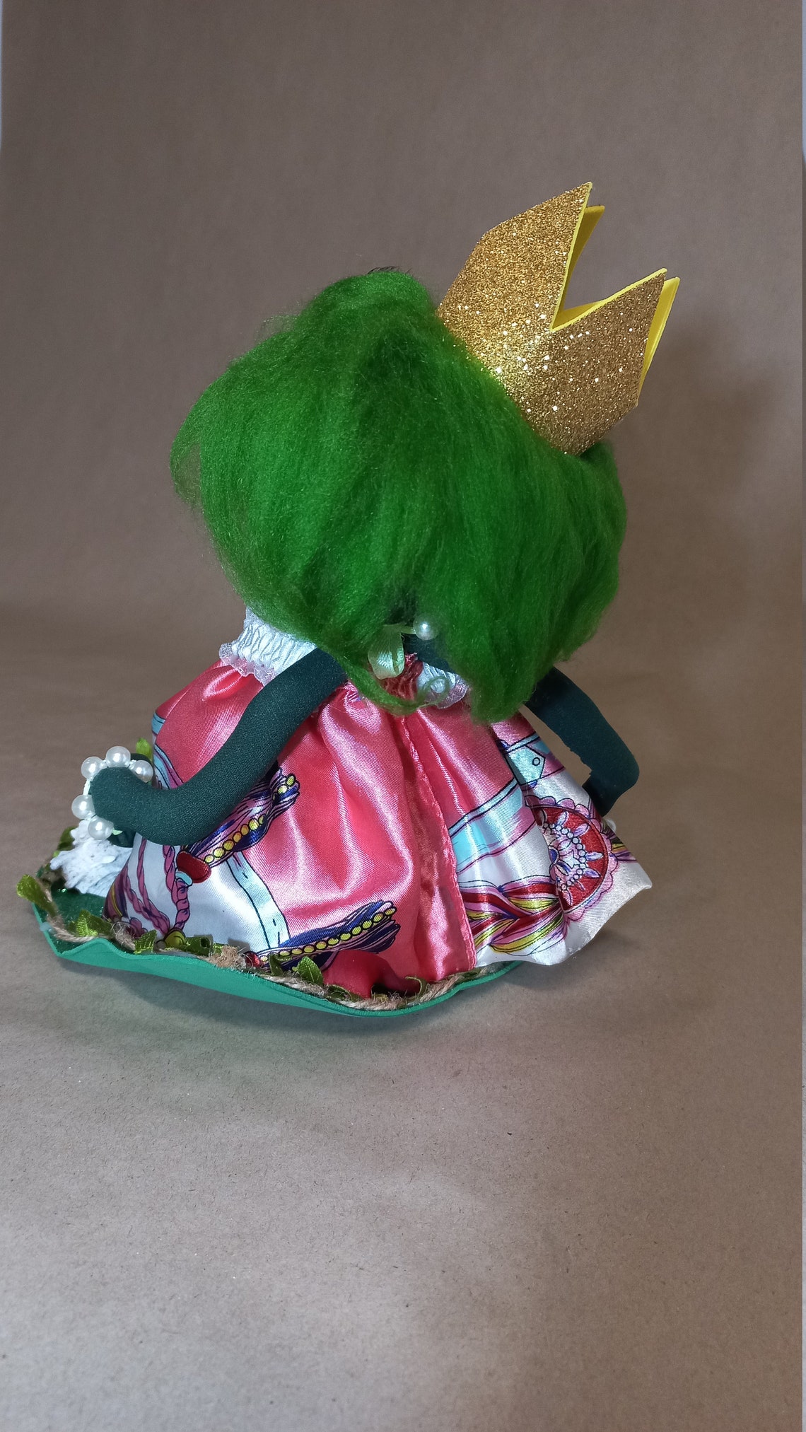 Frog Queen - Etsy