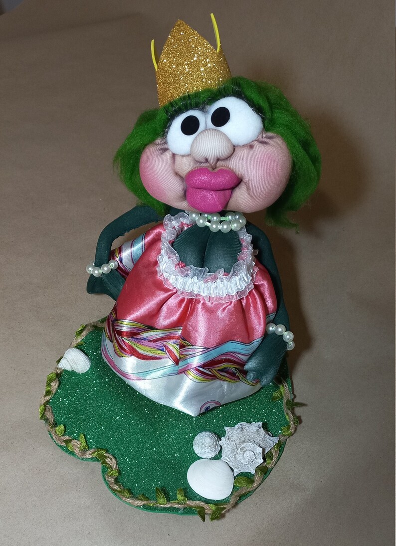 Frog Queen - Etsy