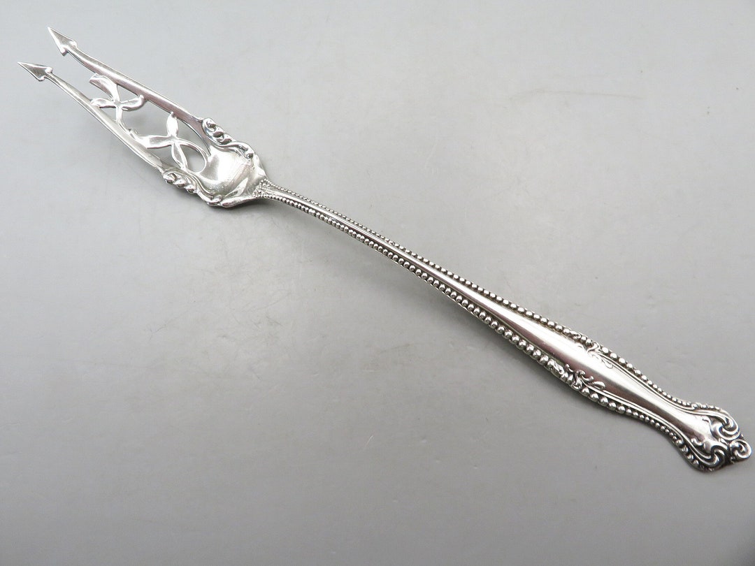 Antique Towle Canterbury Pattern Sterling Silver Pickle Olive Oyster ...