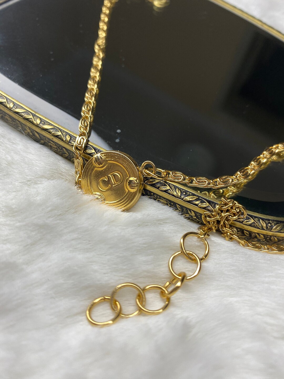 Upcycled UFO Luxury Swirly Chain - Etsy