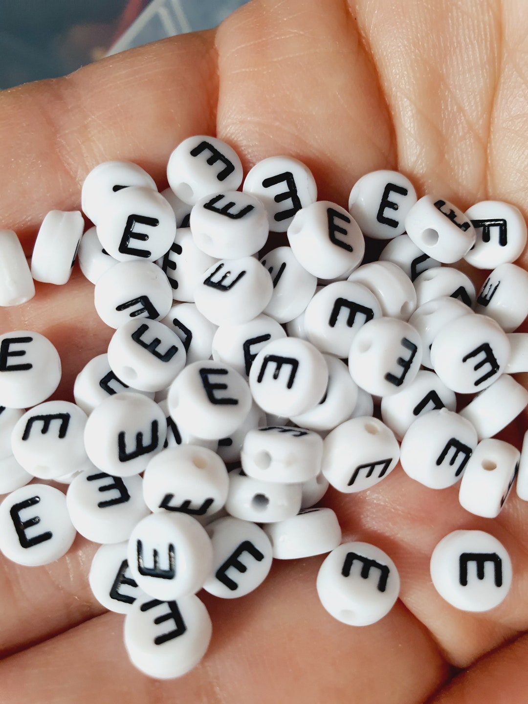 100 Flat Round Single Letter E White Beads 7mm Alphabet Acrylic Beads ...