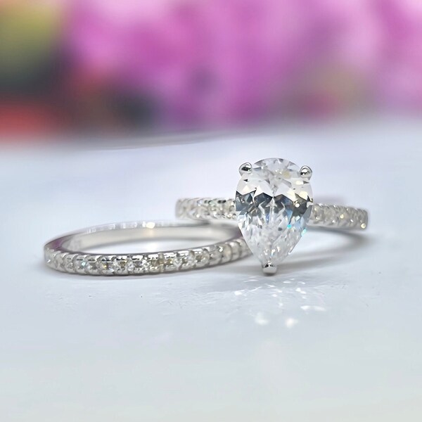 Pear Engagement Ring - Etsy