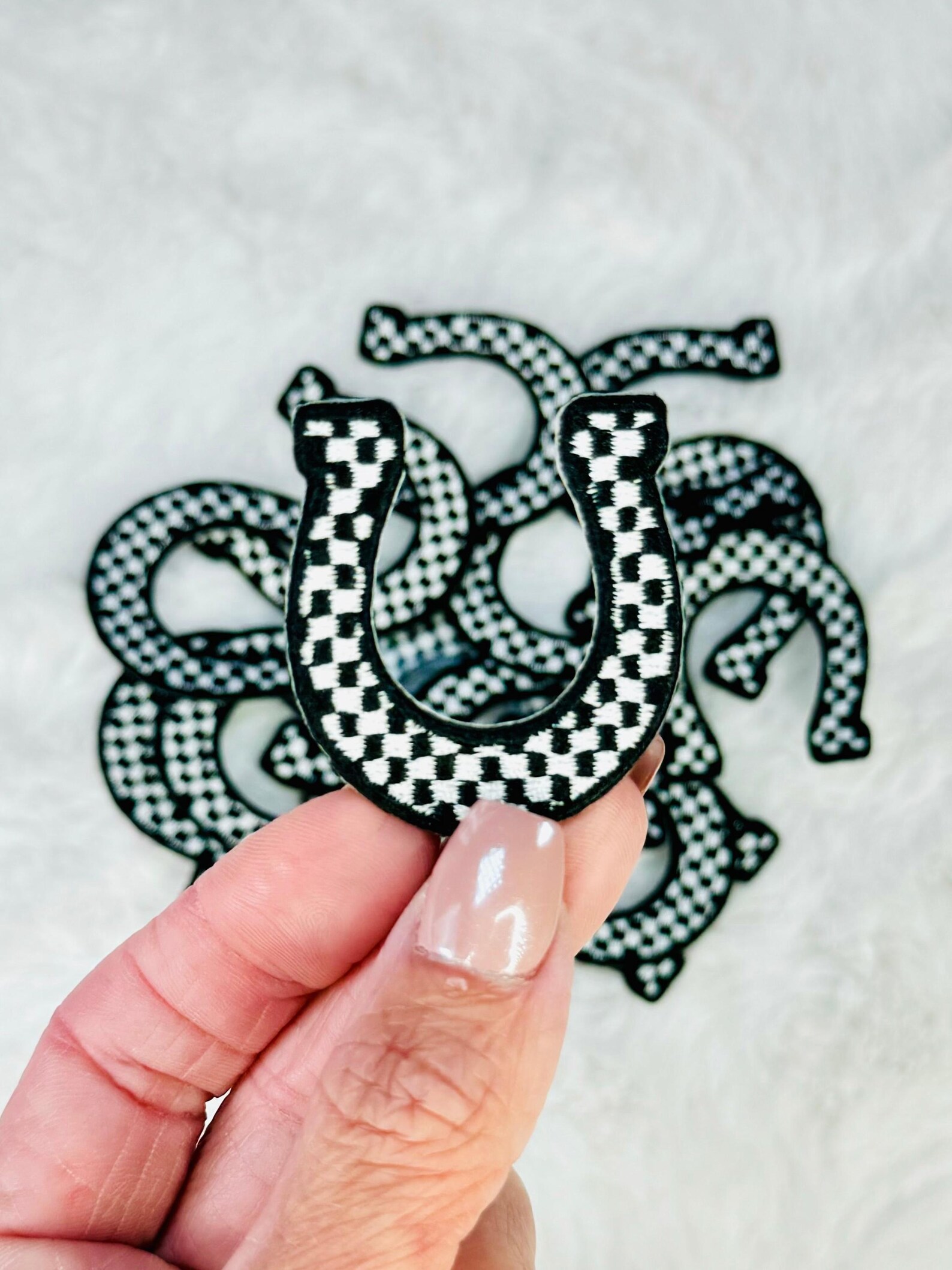 Black & White Checkered Mini Horseshoe Embroidered Patch - Etsy