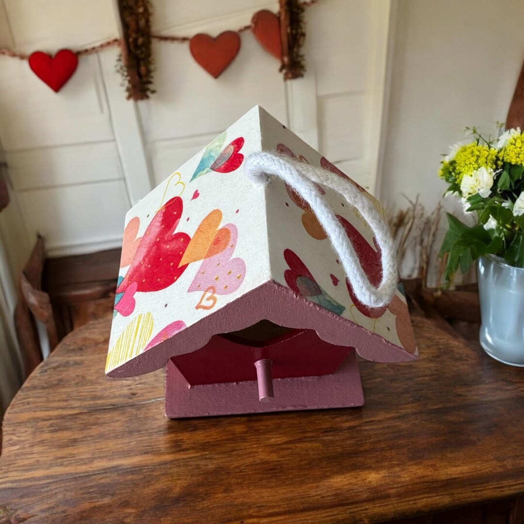 Mini Valentine's Day Birdhouse | Mini Heart Birdhouse | Valentine's Day ...