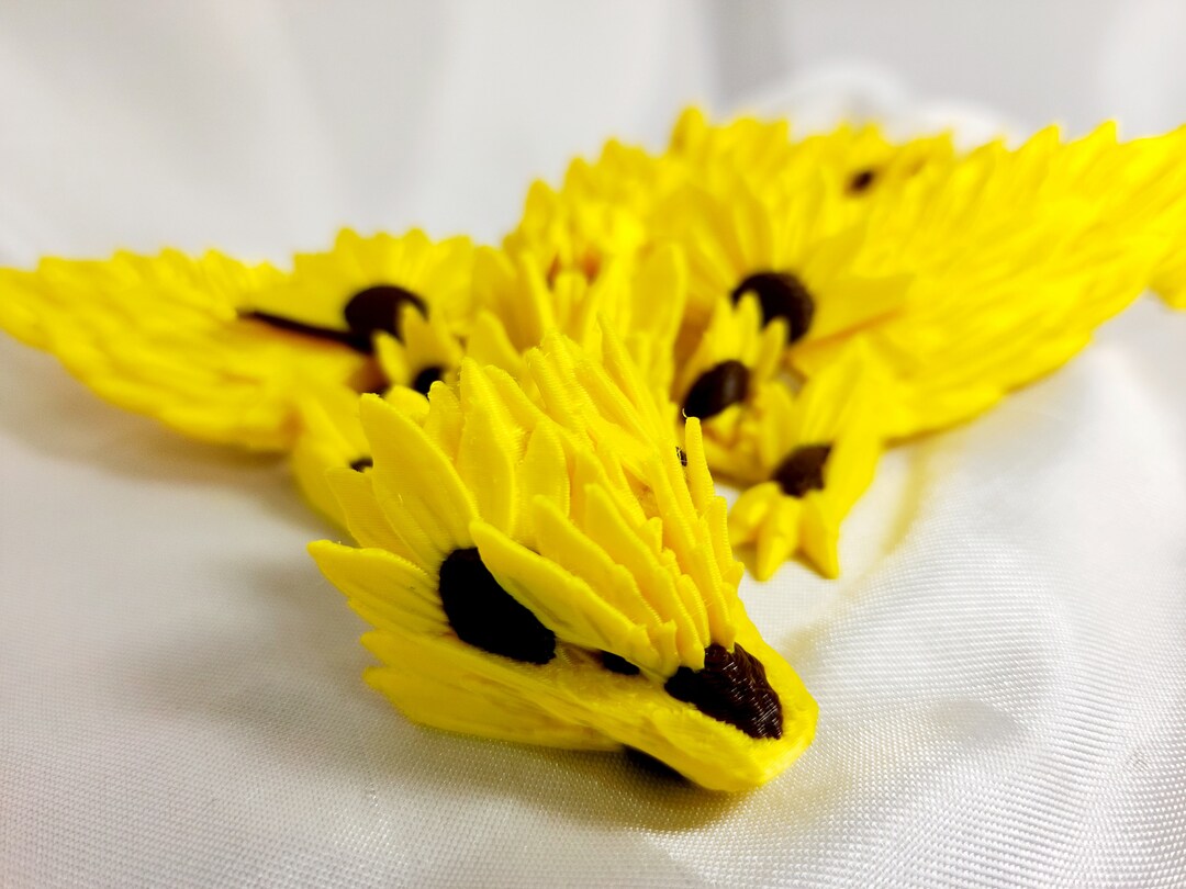 3D Printed Articulating Adult *WINGED* Sunflower Dragon Toy - Hand ...