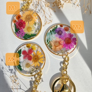 Handmade Real Dried Flower Resin Aesthetic Keychains | Party Favors ...