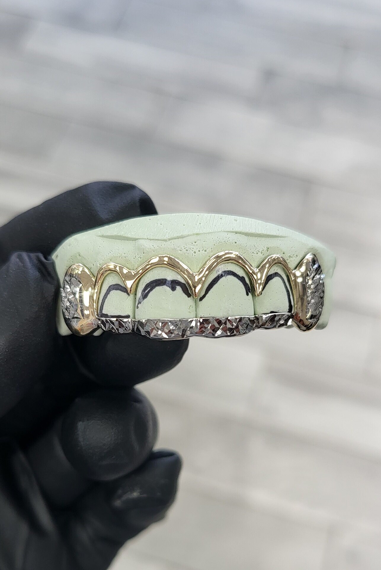 White Gold Teeth Outline