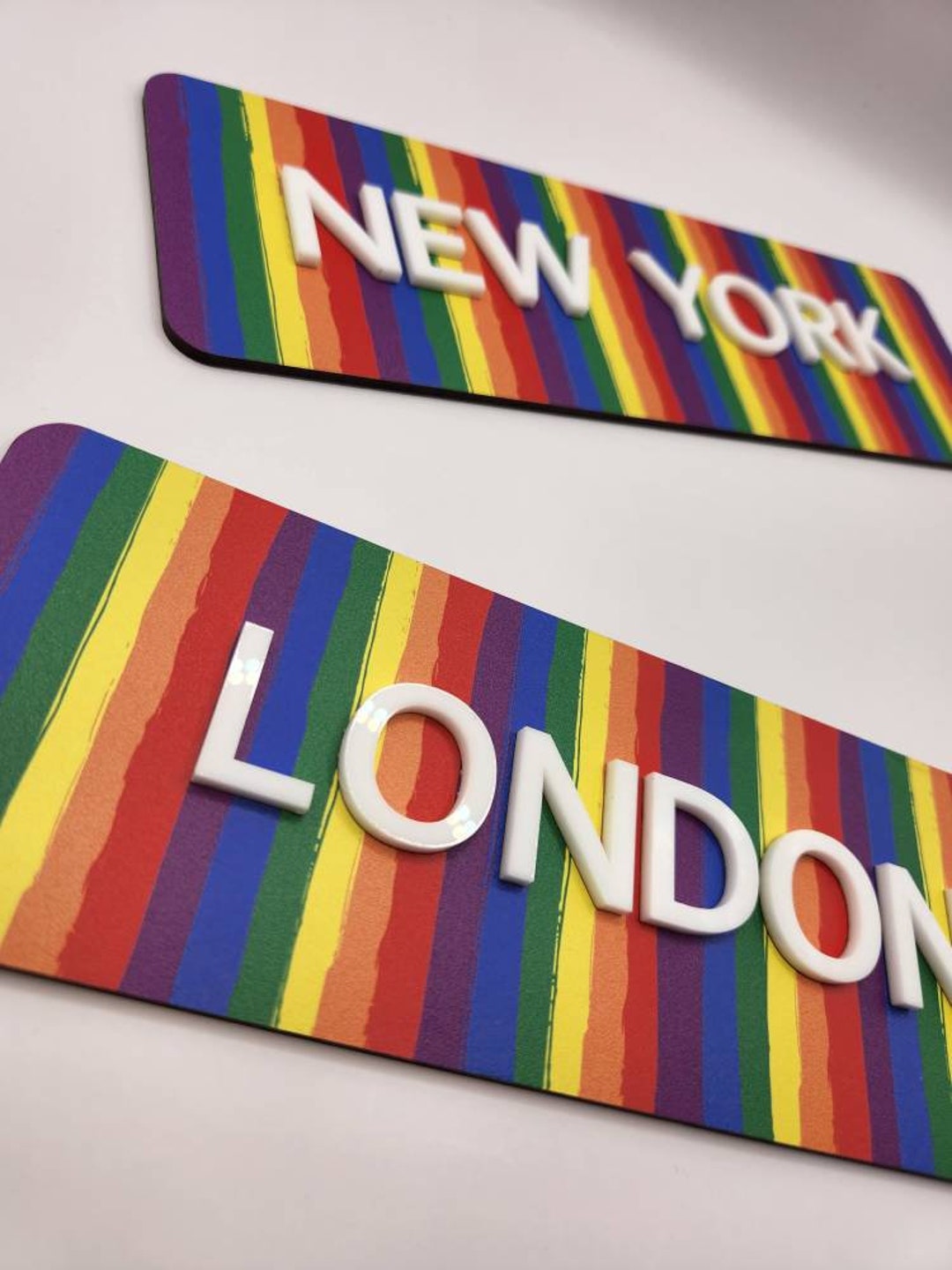 World Clock Sign, Time Zone Clock Signs, Rainbow Pattern Sign for Wall ...