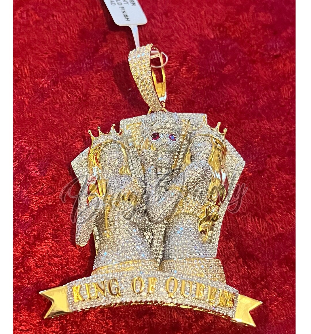 14kt Gold Finish King of Queens Pendant - Etsy