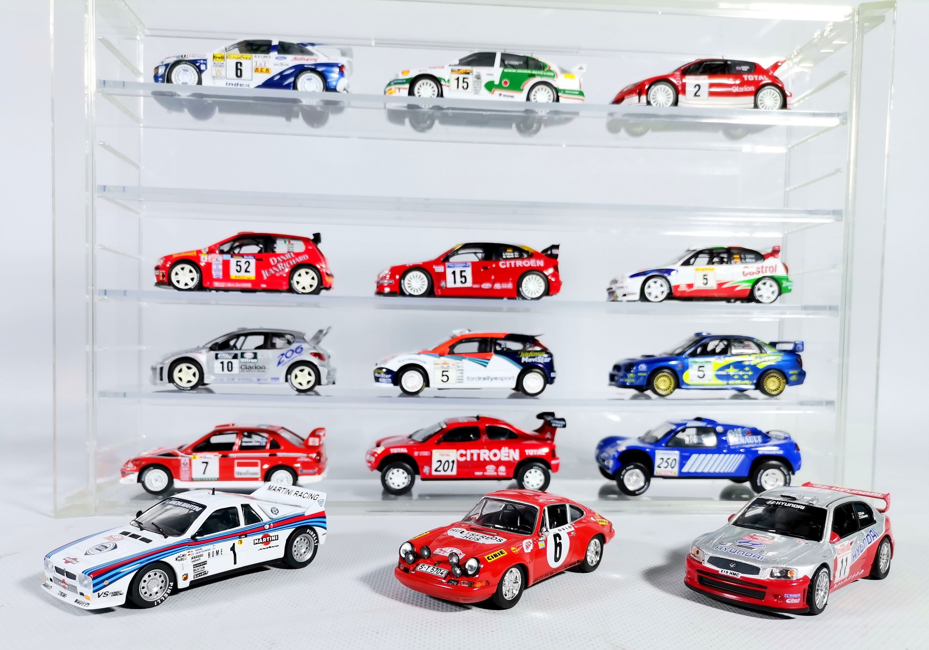 ALTAYA 1:43 "15 Diecast Cars Collection Set 2" & Plexiglass Showcase - Etsy