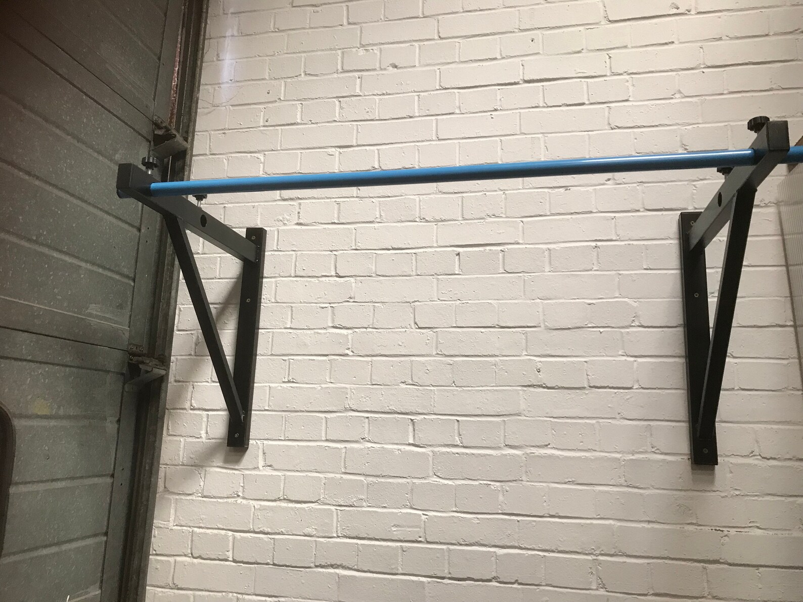 IRONCLAN Heavy Duty Wall Mounted Steel Pull up Bar up to 130kg, Ideal ...