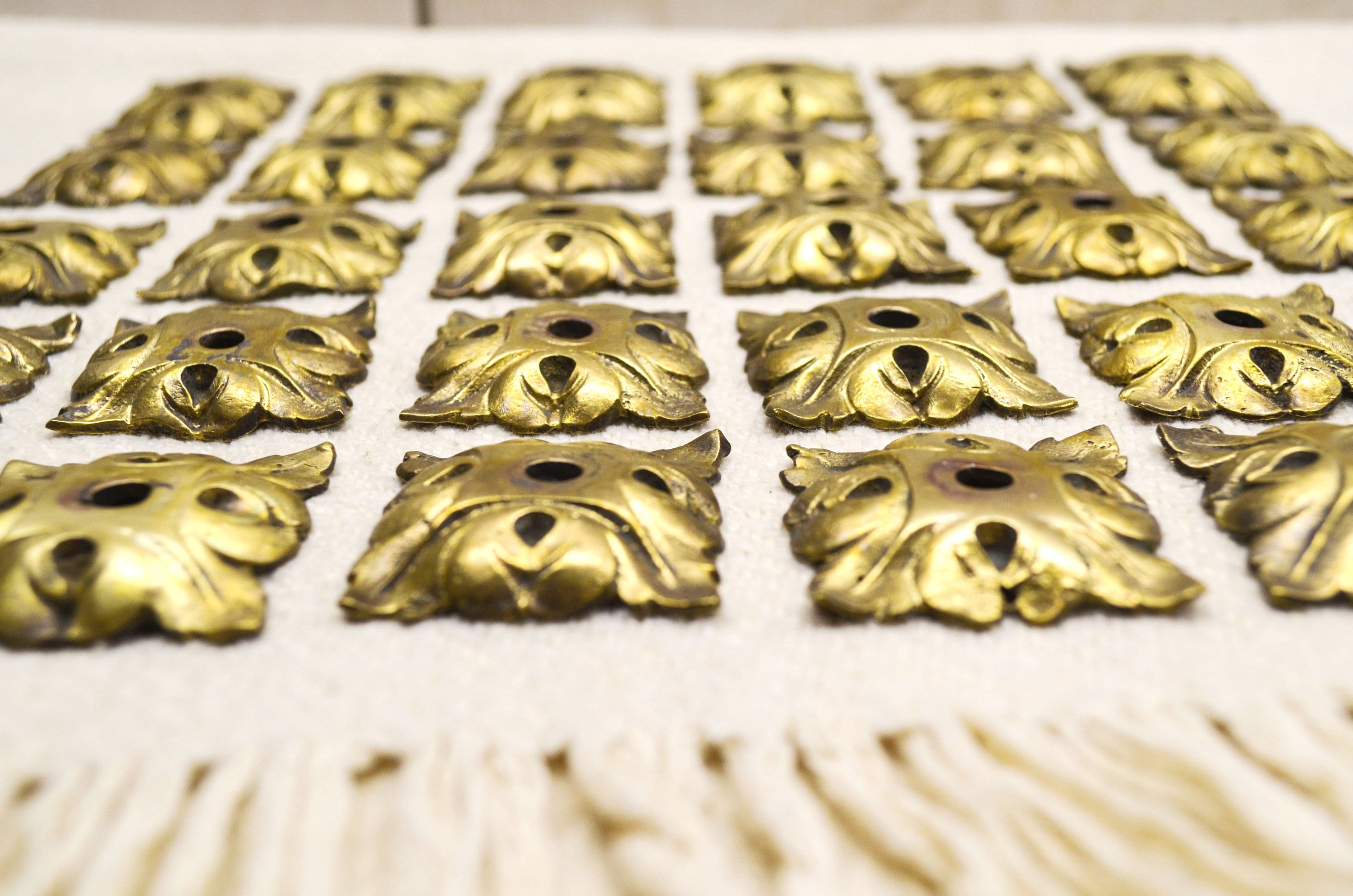 Set 4 Antique Brass Rosettes Back Plates Square Flower Motif Tudor Rose ...