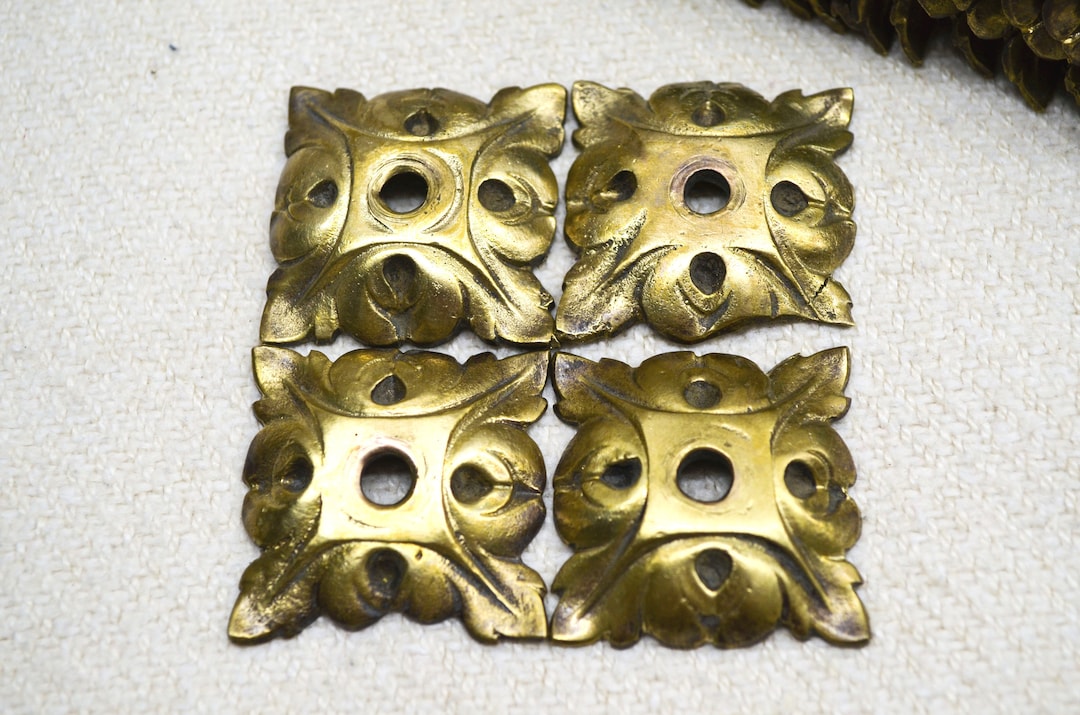 Set 4 Antique Brass Rosettes Back Plates Square Flower Motif Tudor Rose ...