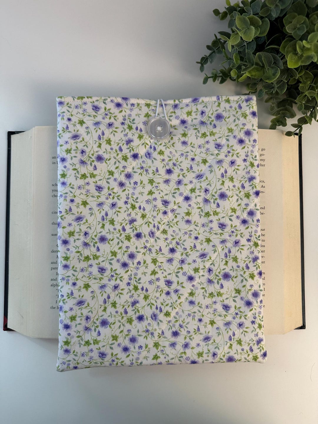 Lilac Floral Print Quilted Book Sleeve, Book Pouch, Book Cover, Kindle ...