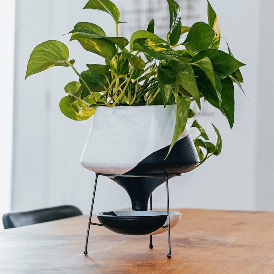 Modern Planter, Terracotta Planter, Indoor Planters, Funnel Planter Pot ...