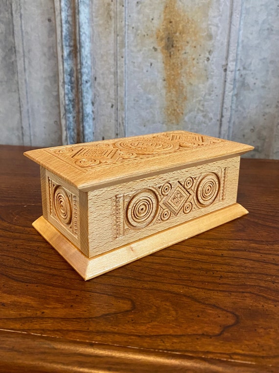 engraved trinket box - Gem