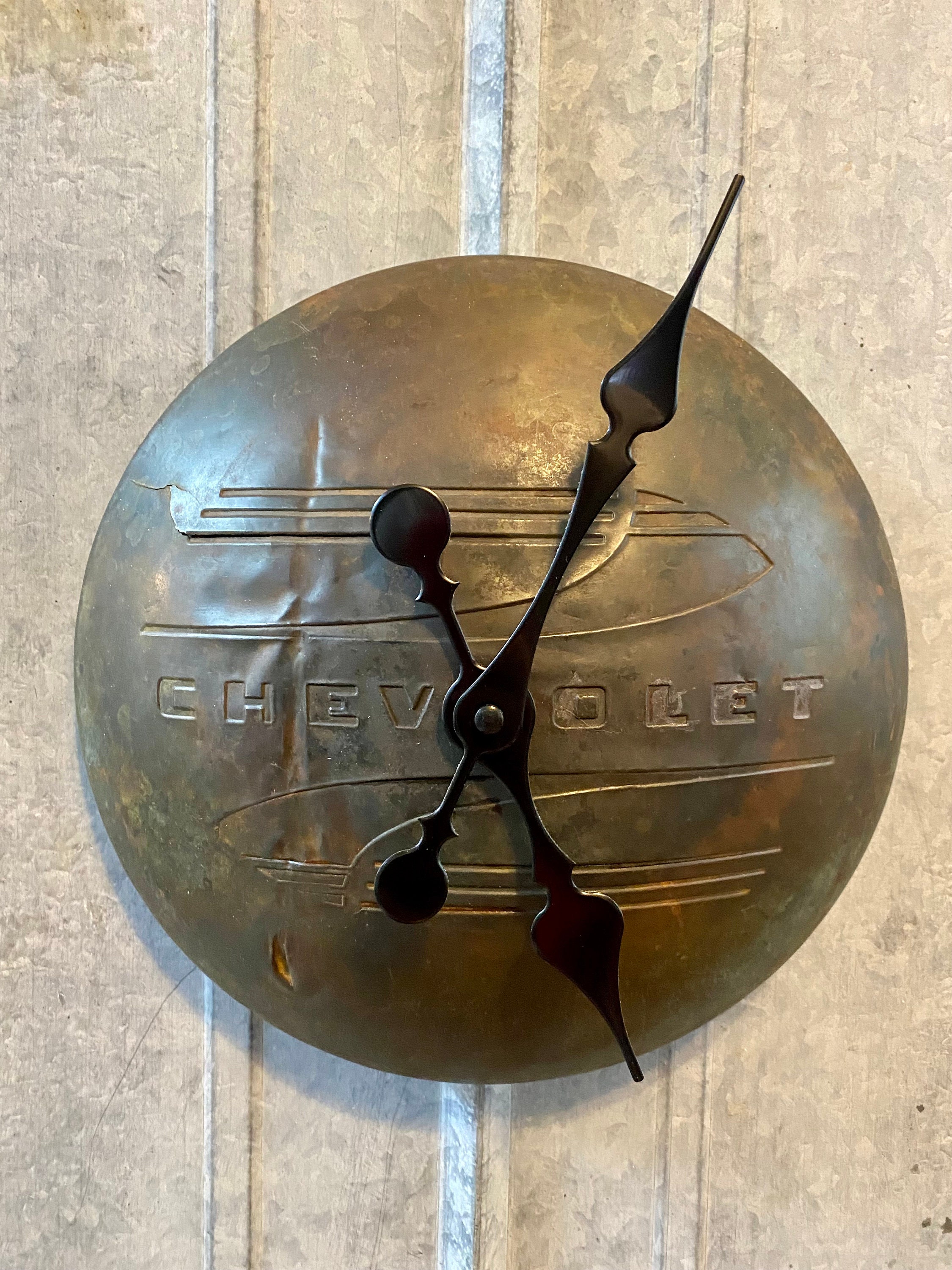 1940s Chevrolet Hubcap Clock - Etsy