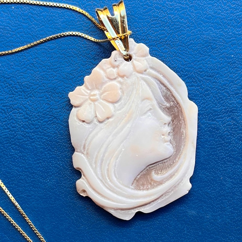 Sea Shell Cameo Necklace - Etsy