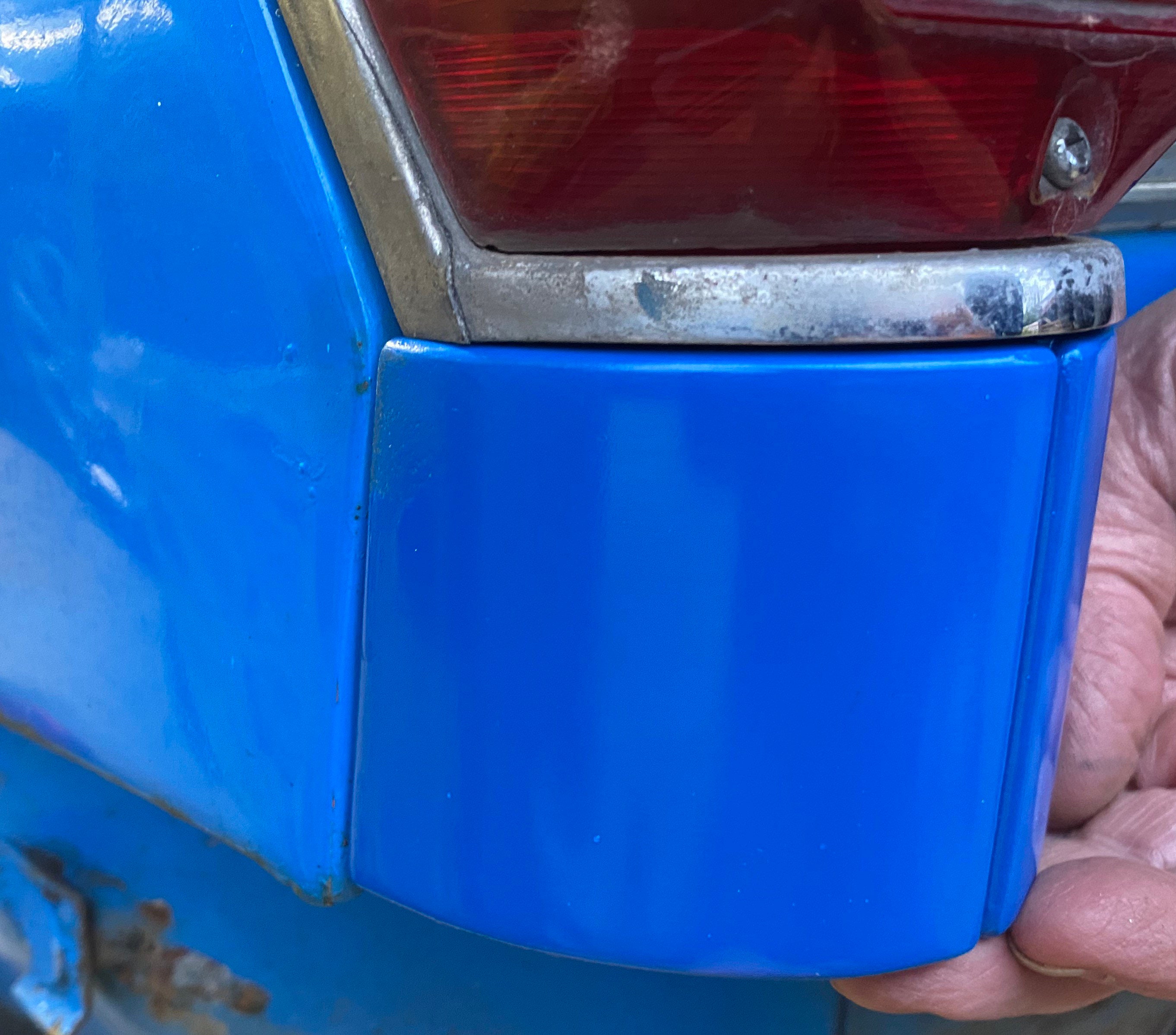 MGB / MGB GT Rear Light Smoother Cowls X2 (rubber to Chrome Bumper ...