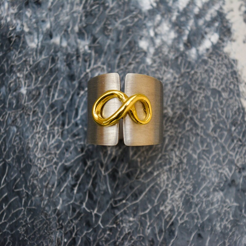 Figure 8 Knot Ring - Etsy