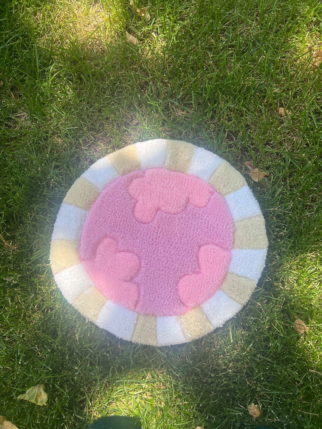 14” Round Strawberry Shortcake Clouds Rug, Hang Tufted, Barstool Rug ...