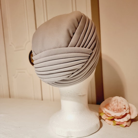 Authentic Women's Turban Hat from the 50s-60s in Pear… - Gem