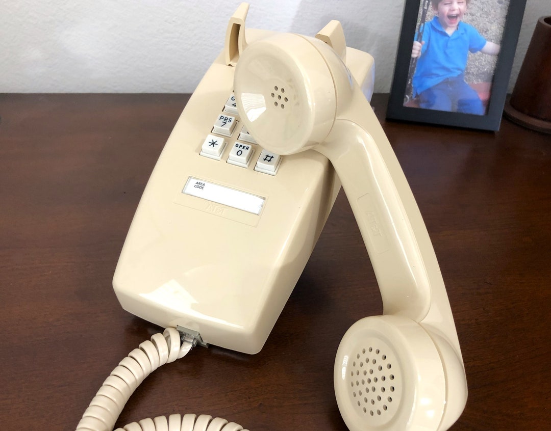 New Old Stock (NOS) Ivory ATT Model 2554 Touchtone Wall Phone - Etsy