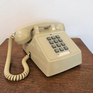 New Old Stock NOS Model 2500 Touchtone Desk Phone - Etsy