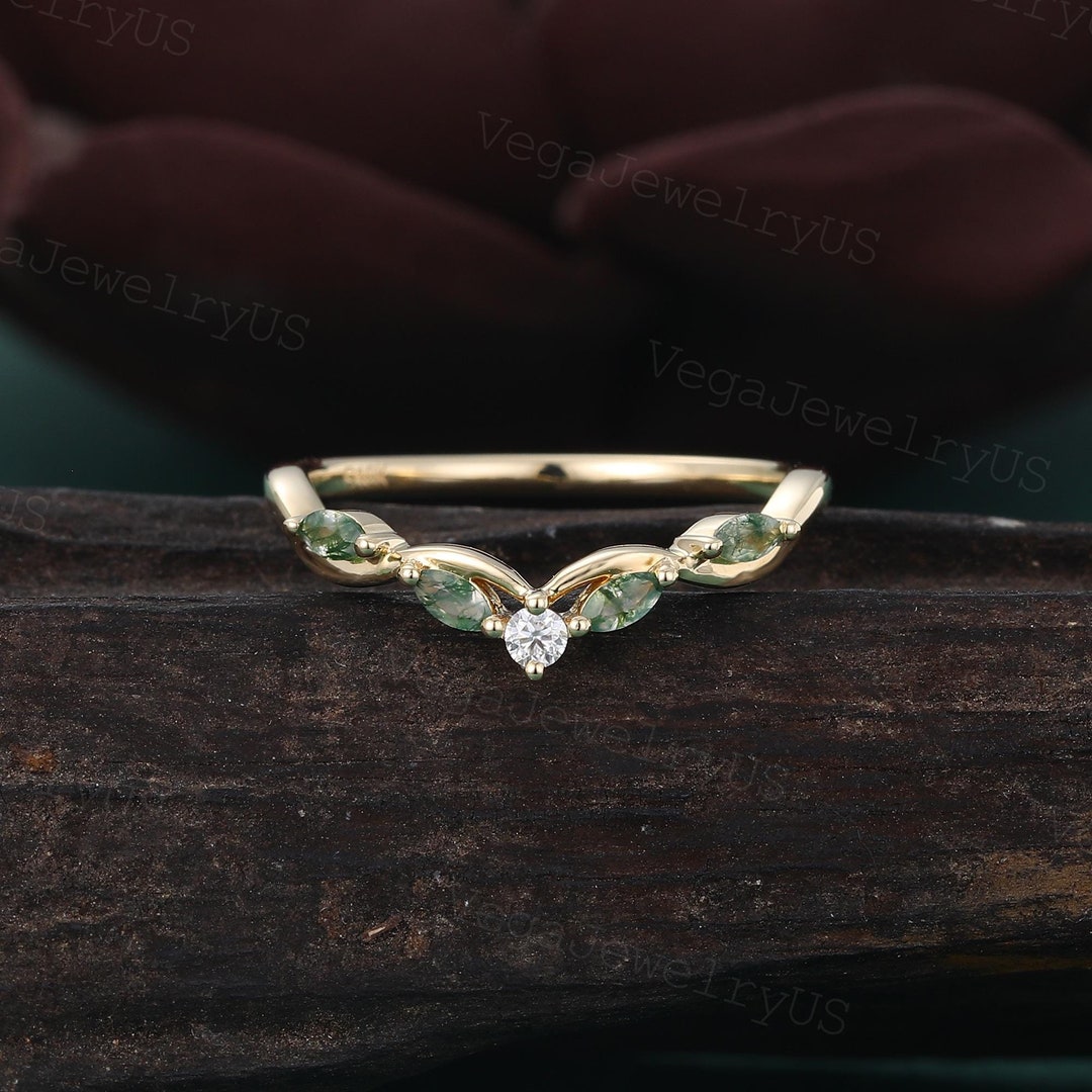 Vintage Curved Moss Agate Wedding Band Unique Yellow Gold Marquise Cut ...