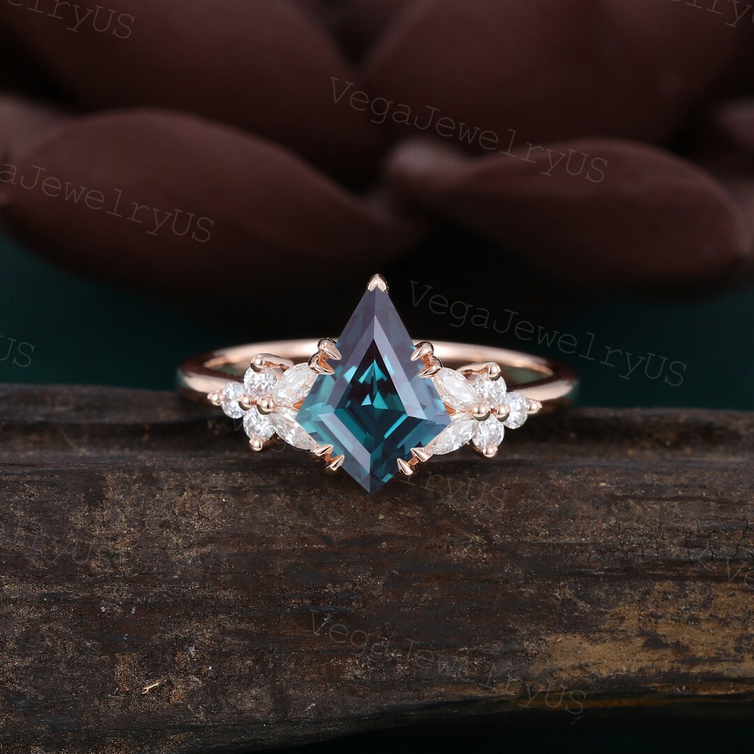 Kite Cut Alexandrite Engagement Ring Vintage Rose Gold Marquise ...
