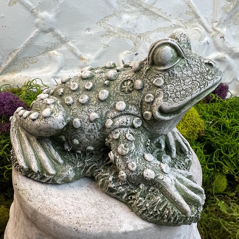 Large Garden Frog Statues - Etsy
