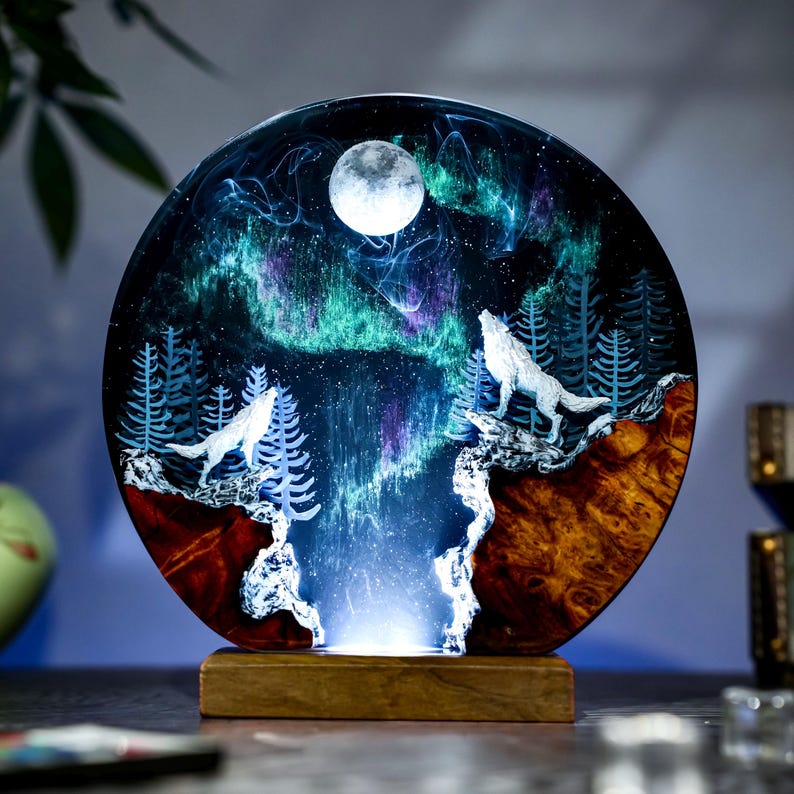 Handmade Aurora Wolf Moon Lamp, Howling Wolf Northern Lights, Unique ...