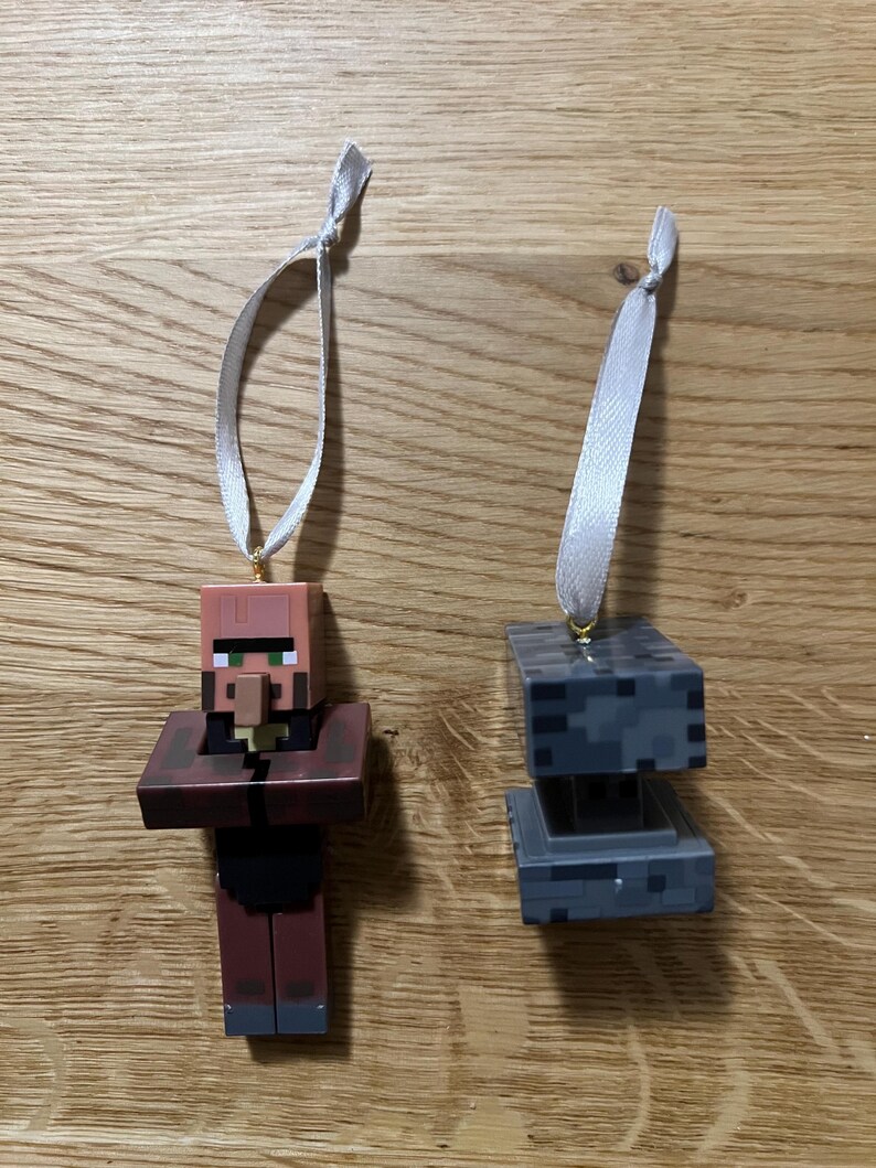 Minecraft: Villager and Blacksmith Block Set - 2 Piece Christmas ...
