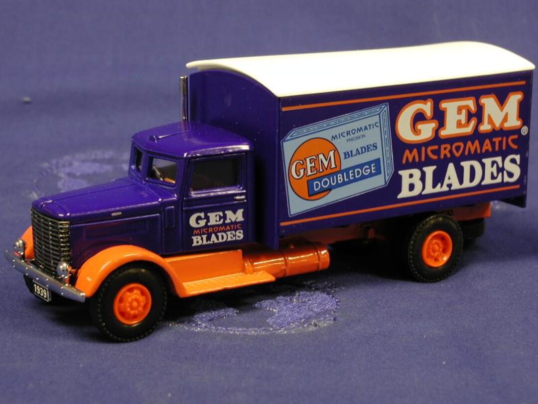 Peterbilt 260 Box Van - GEM BLADES in 1:64 Scale Diecast - Etsy