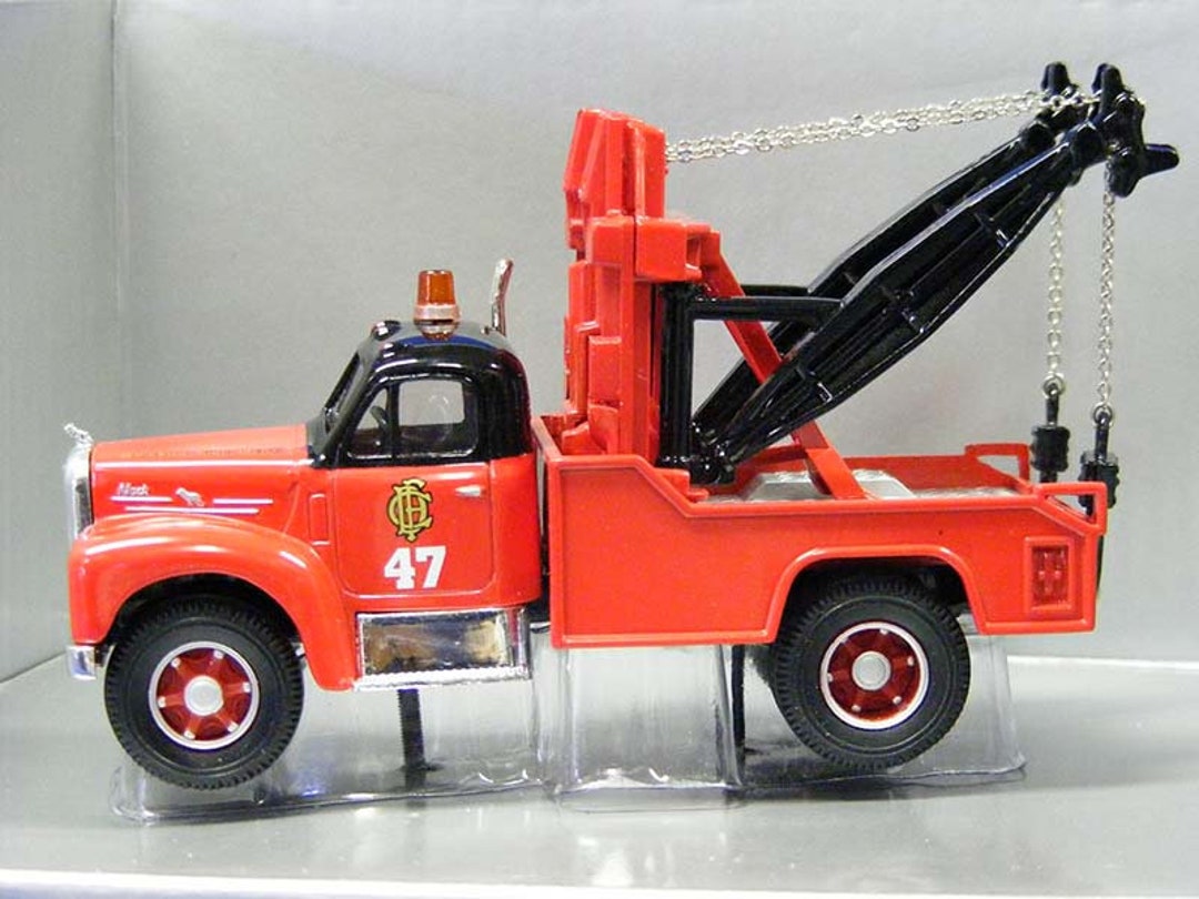 Mack B Fire Wrecker Chicago- 1:50 Scale Diecast by Corgi - Etsy