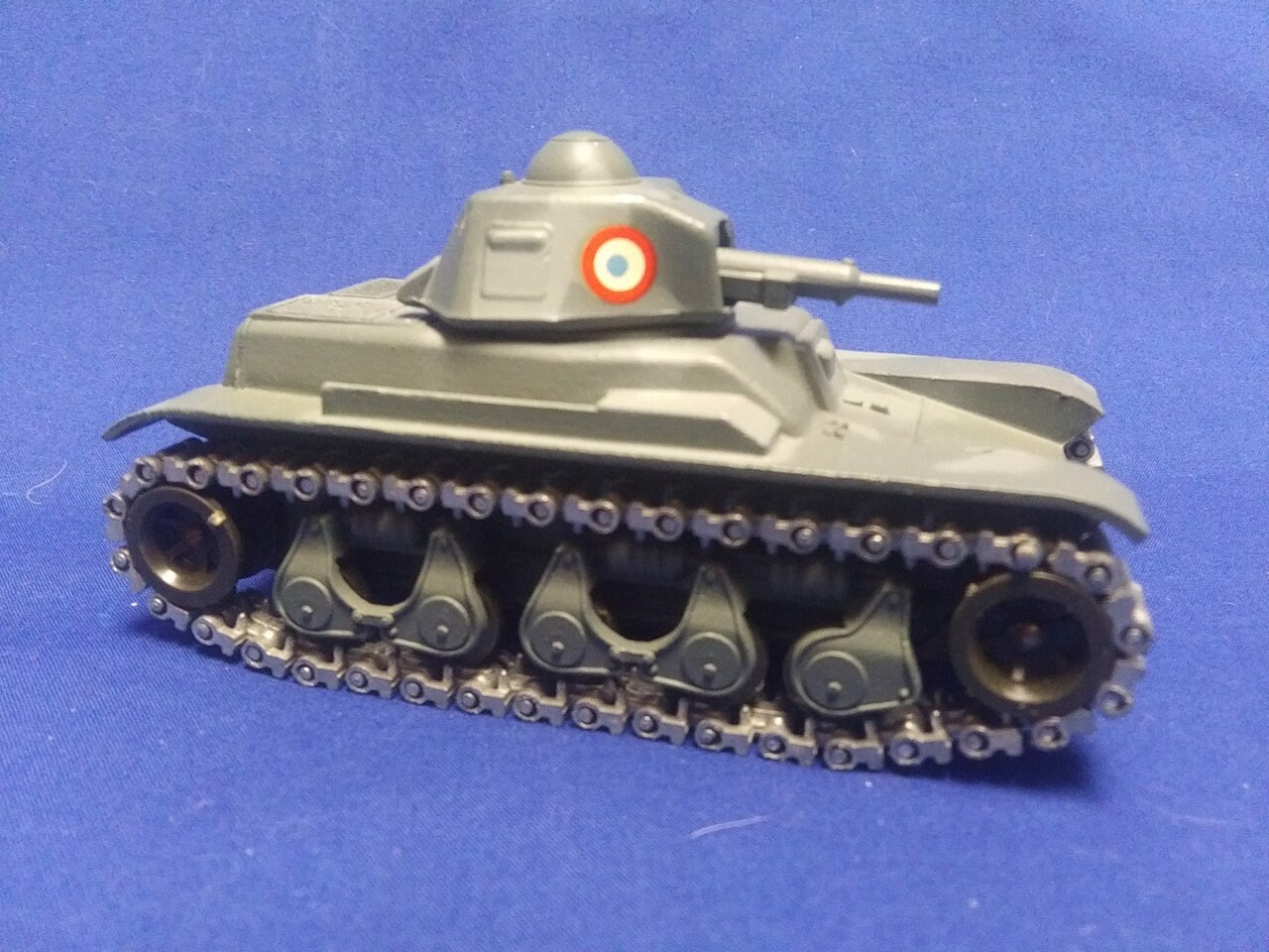 Solido Renault R35 Tank - Gray Camouflage -1:50 Scale Diecast - Icludes ...