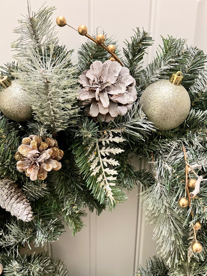 Christmas Wreath Gold Sphere and Pine Cones Wreath Gold - Etsy