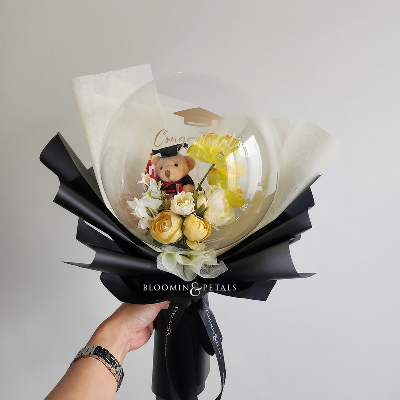 Year 12 Graduation Gift - 60+ Gift Ideas for 2025