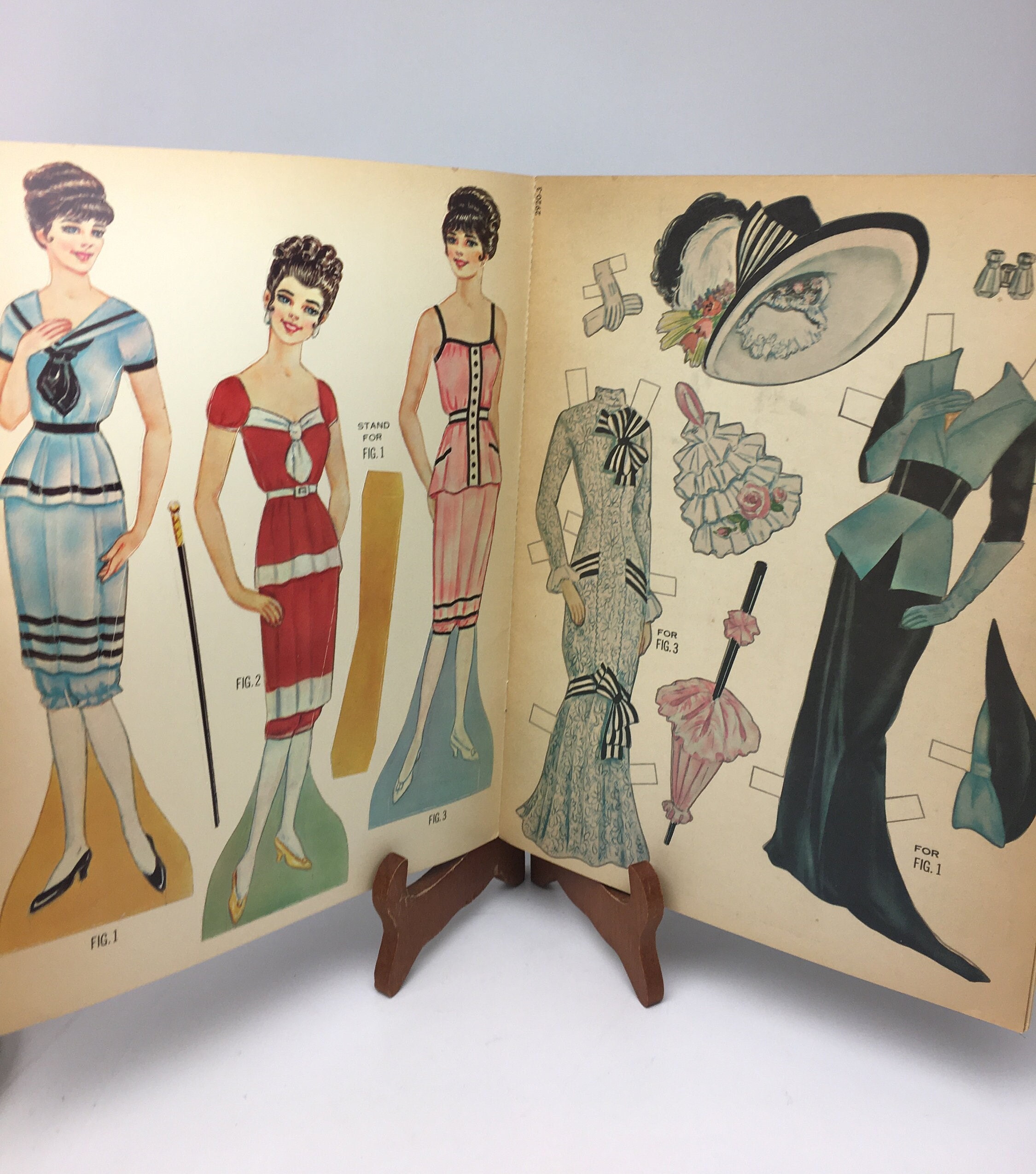 Different Vintage Cut Out Fashion Dolls Activity Books / Barbie / My ...