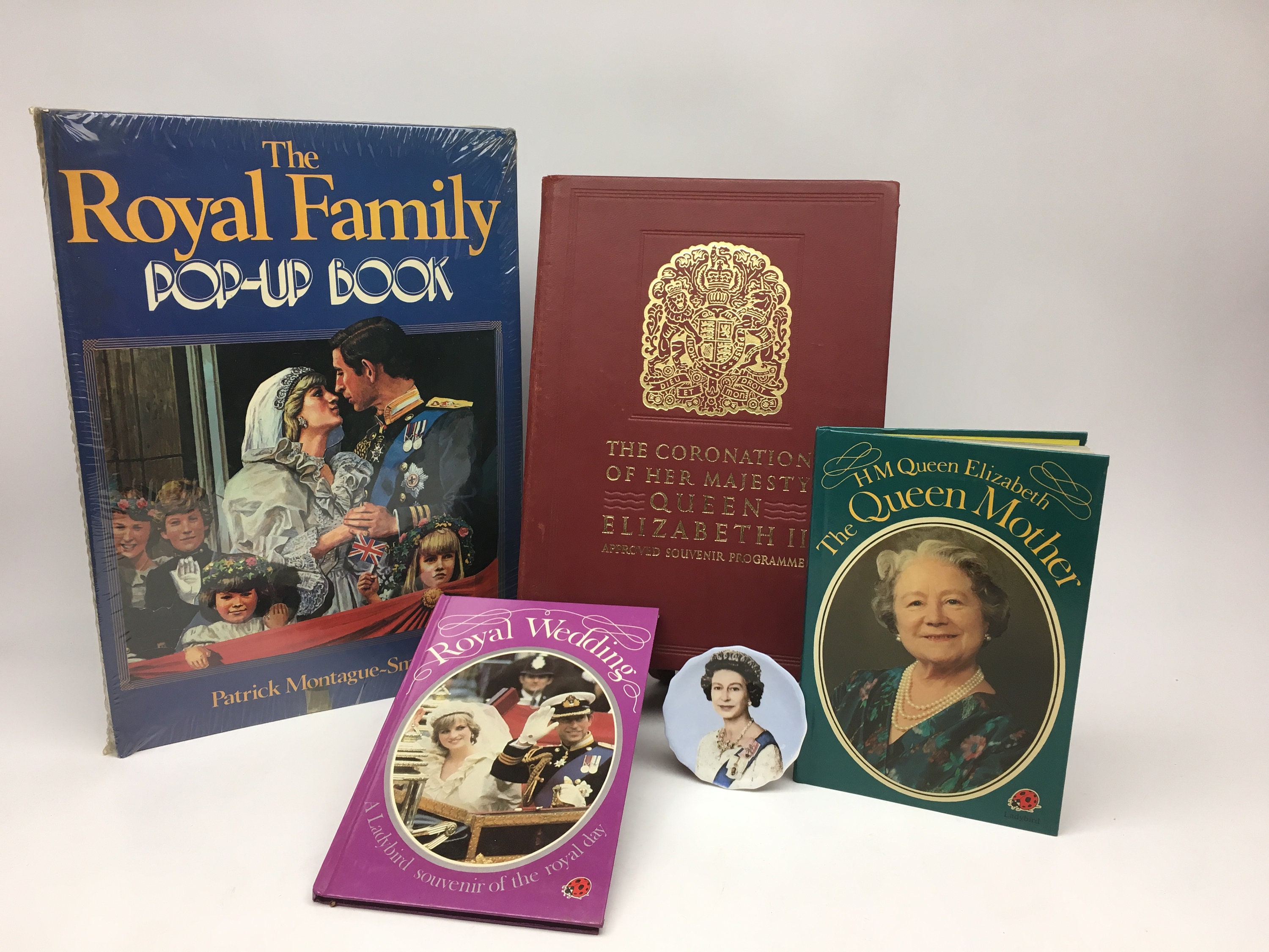 Books on the British Royal Family, Queen Elizabeth, Prince Charles ...