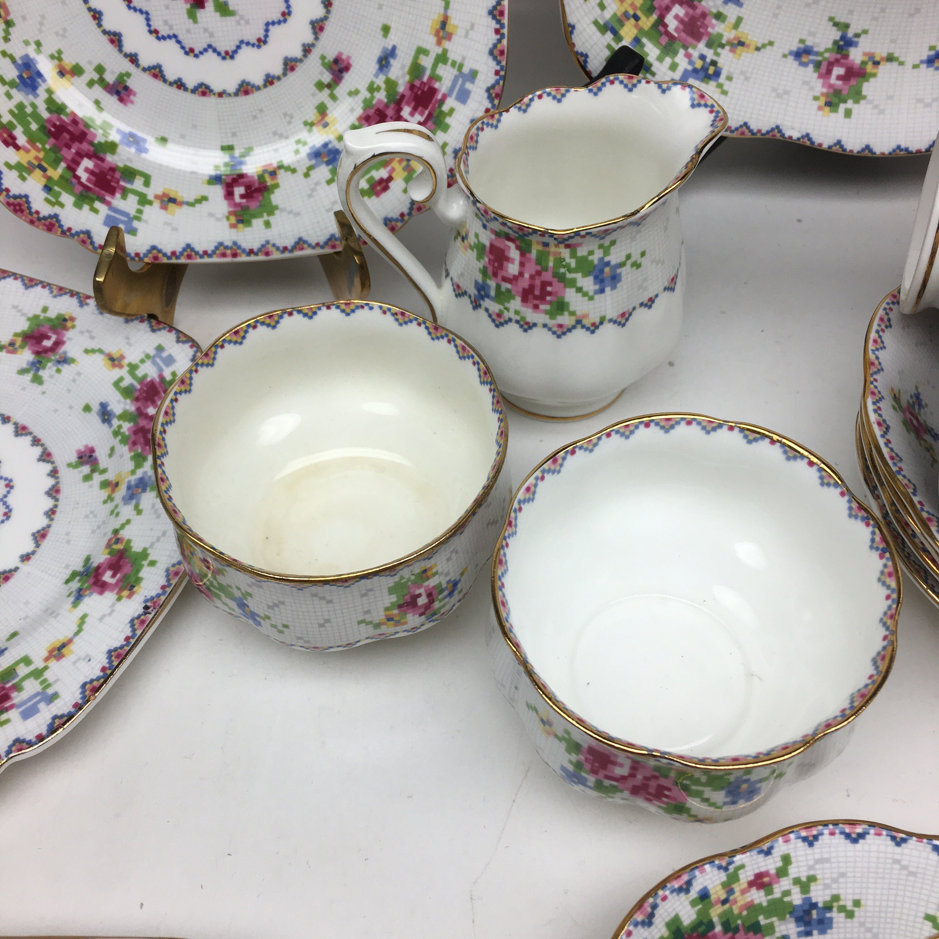 Royal Albert, "petit Point" Tea Collection / Plates / Teapot /teacups ...