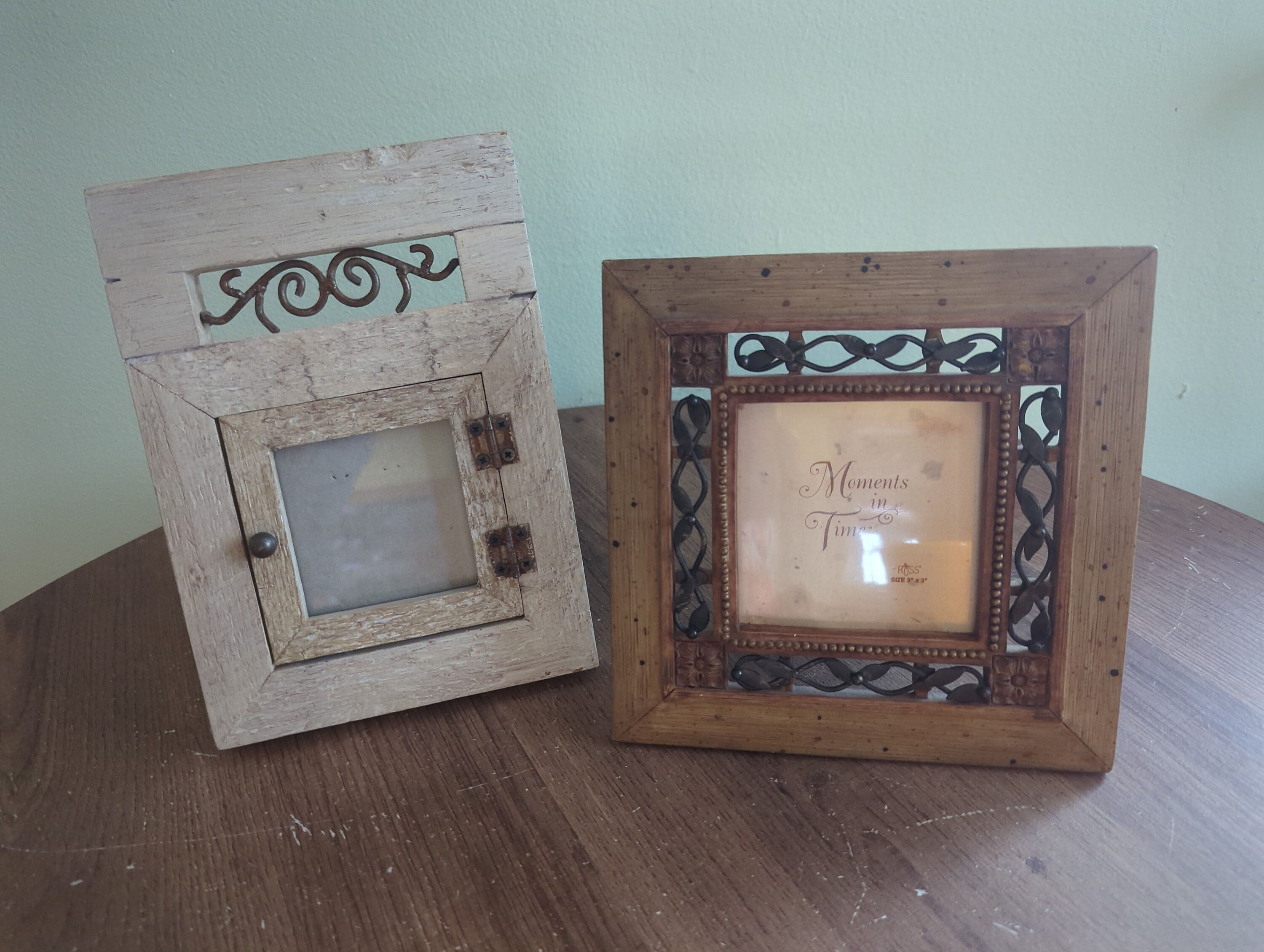 Pair of Vintage Rustic Wood Picture Frames Metal and Wood - Etsy