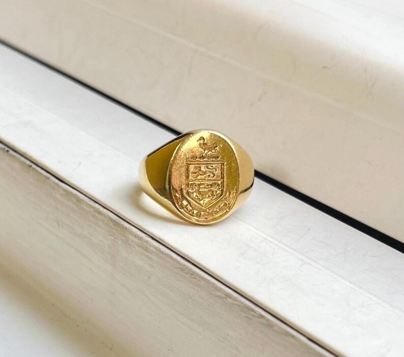 Vintage 14k Yellow Gold Signet Crest Ring - Etsy