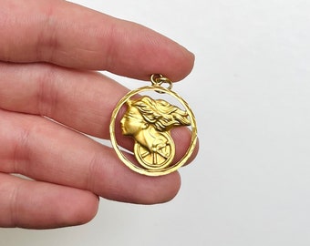 Vintage Fortuna Goddess of Luck and Fortune 18k Gold Pendant - Etsy