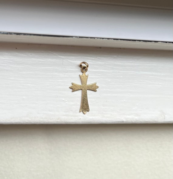 Vintage 14k Yellow Gold Engine Turned Cross Pendant C… - Gem